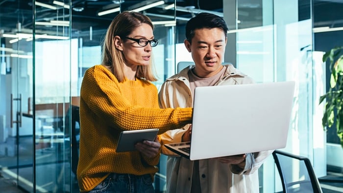 Contingent Worker vs. Employee: Exploring the Key Differences